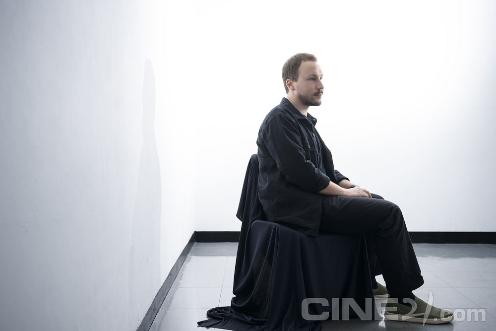 BIFF #4호 [인터뷰] 아무것도 남지 않은 세상에서 우리가 마주한 것, 긴츠 질발로디스 감독